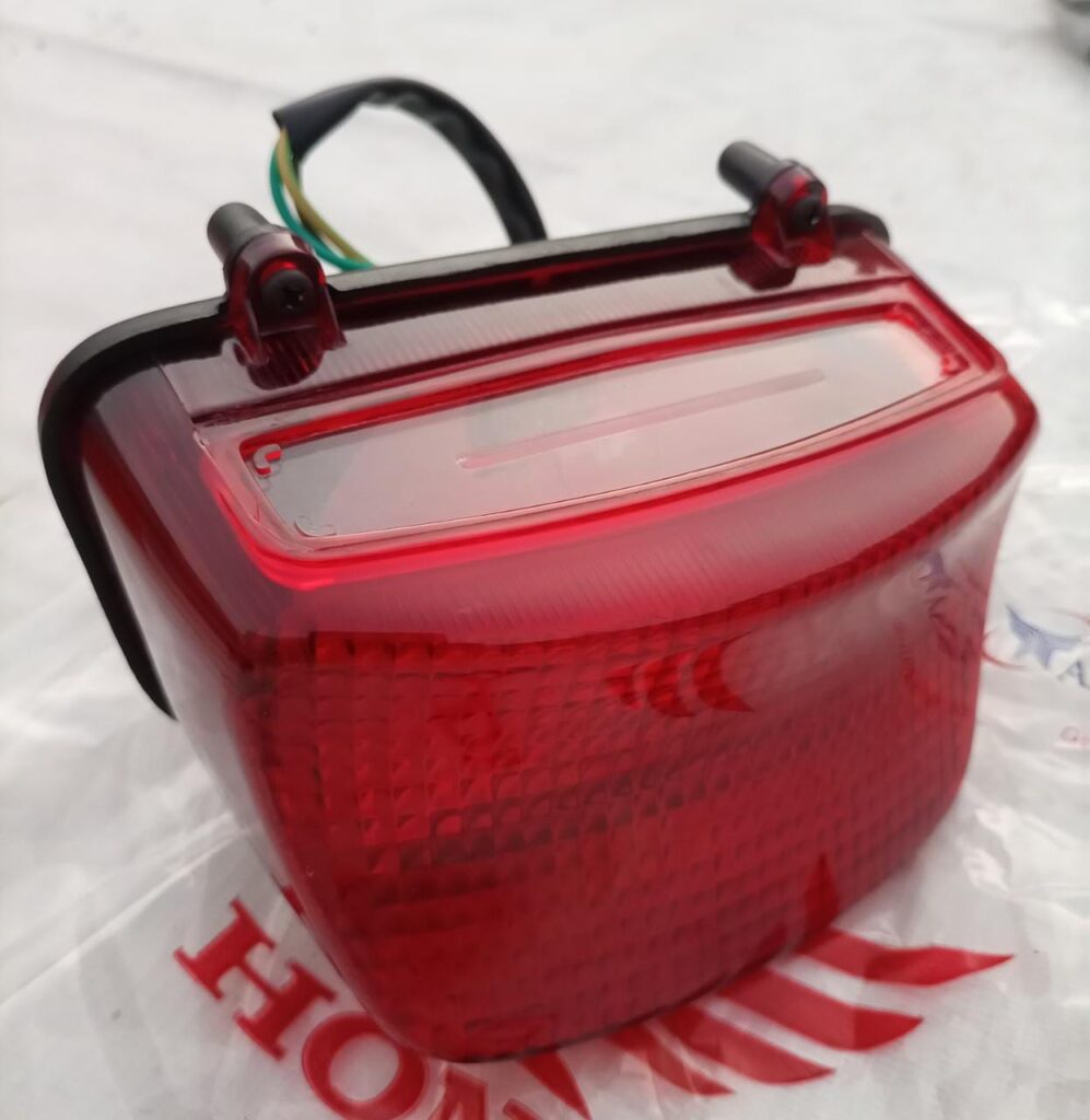 Tail Light Assembly 125 Deluxe (GENUINE)/Back Light Deluxe - MOTOPARTS ...