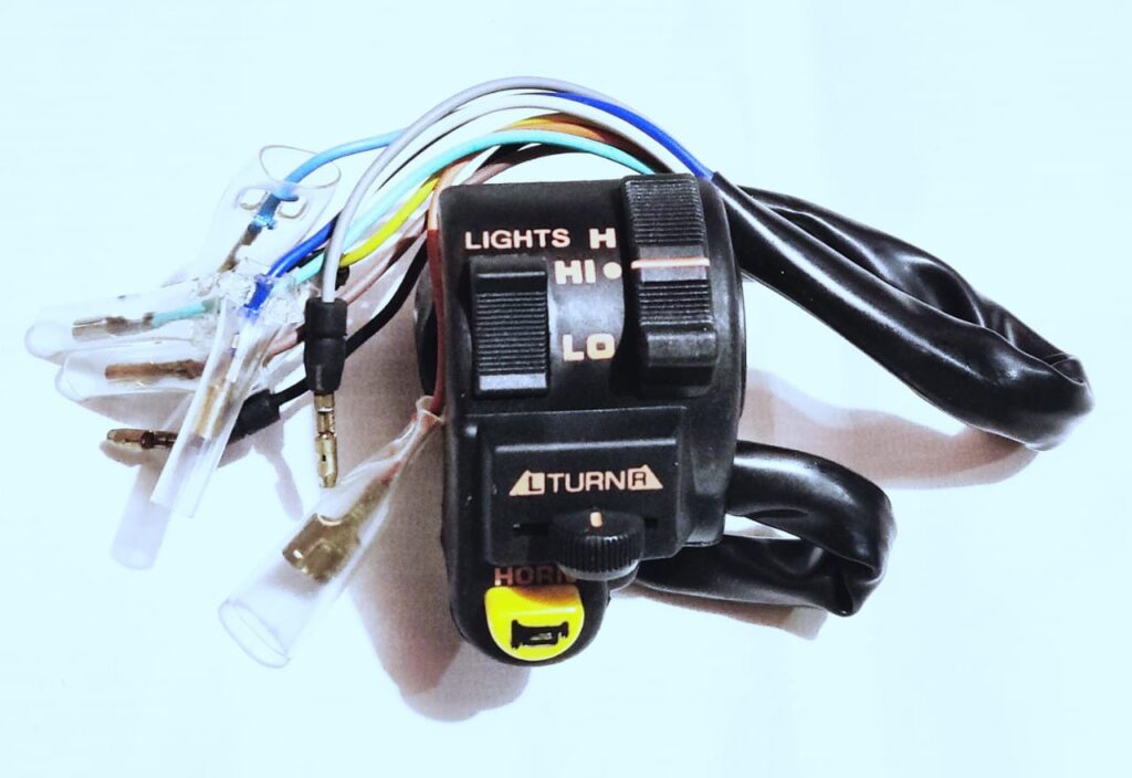 Switch Winker CD70 (Mitsboshi)/Clutch Assembly CD70 - MOTOPARTS PAKISTAN